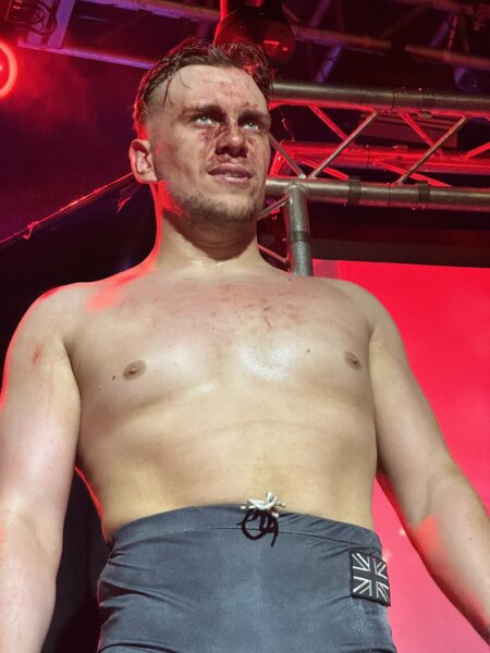 Luke Jacobs fue el ganador del Super Strong Style 16