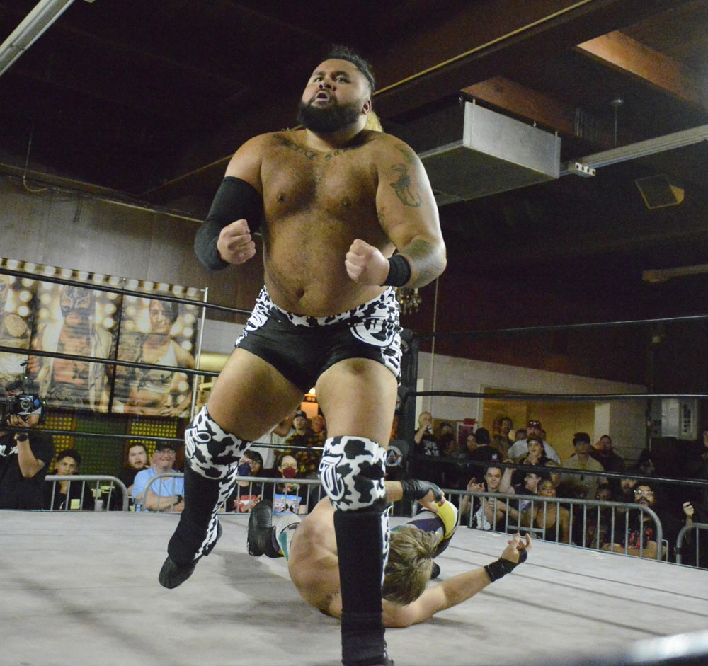 BEEF, nuevo Campeón AAW tras vencer a Davey Vega | Superluchas