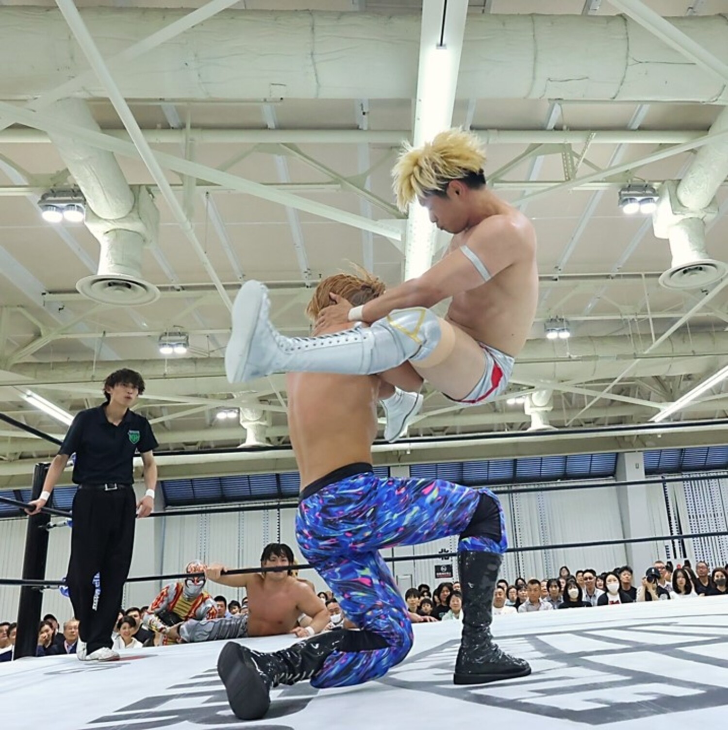 NOAH: YO-HEY y Tadasuke defienden su título | Superluchas
