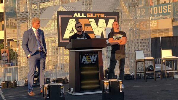 Tony Khan recuerda conocer a The Elite antes de AEW | Superluchas