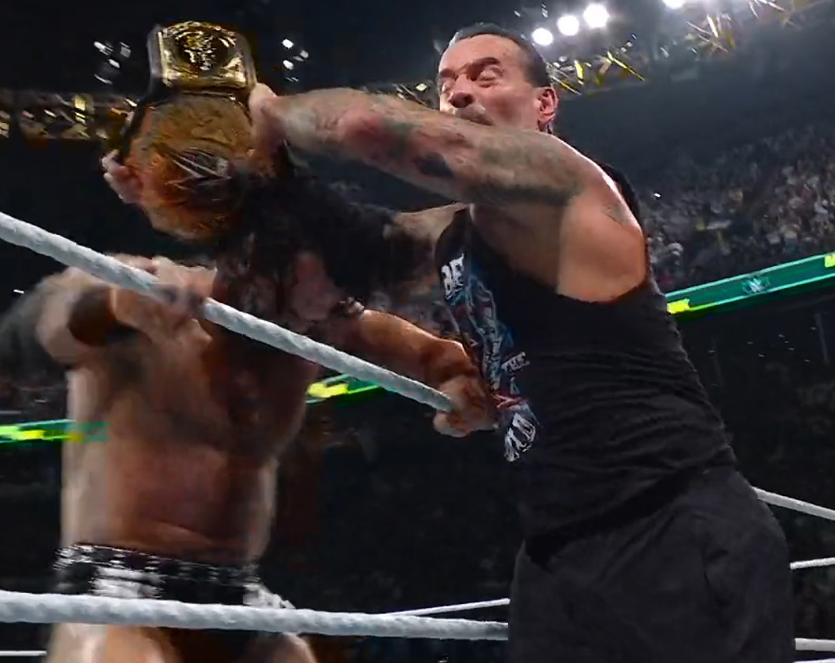 Damian Priest retiene, mientras CM Punk arruina oportunidad de Drew ... Damian Priest retiene, mientras CM Punk arruina oportunidad de Drew ...