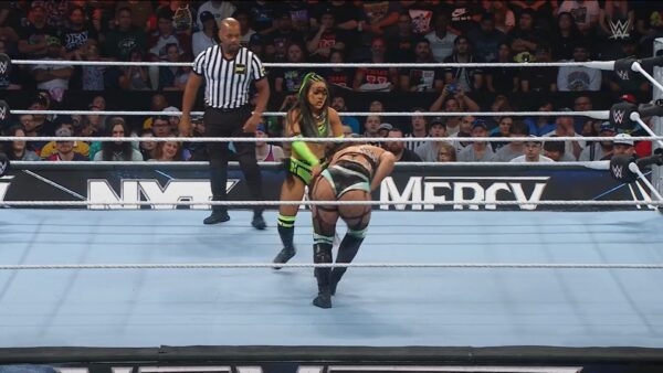 Roxanne Pérez retiene y aparece Giullia para retarla | Superluchas