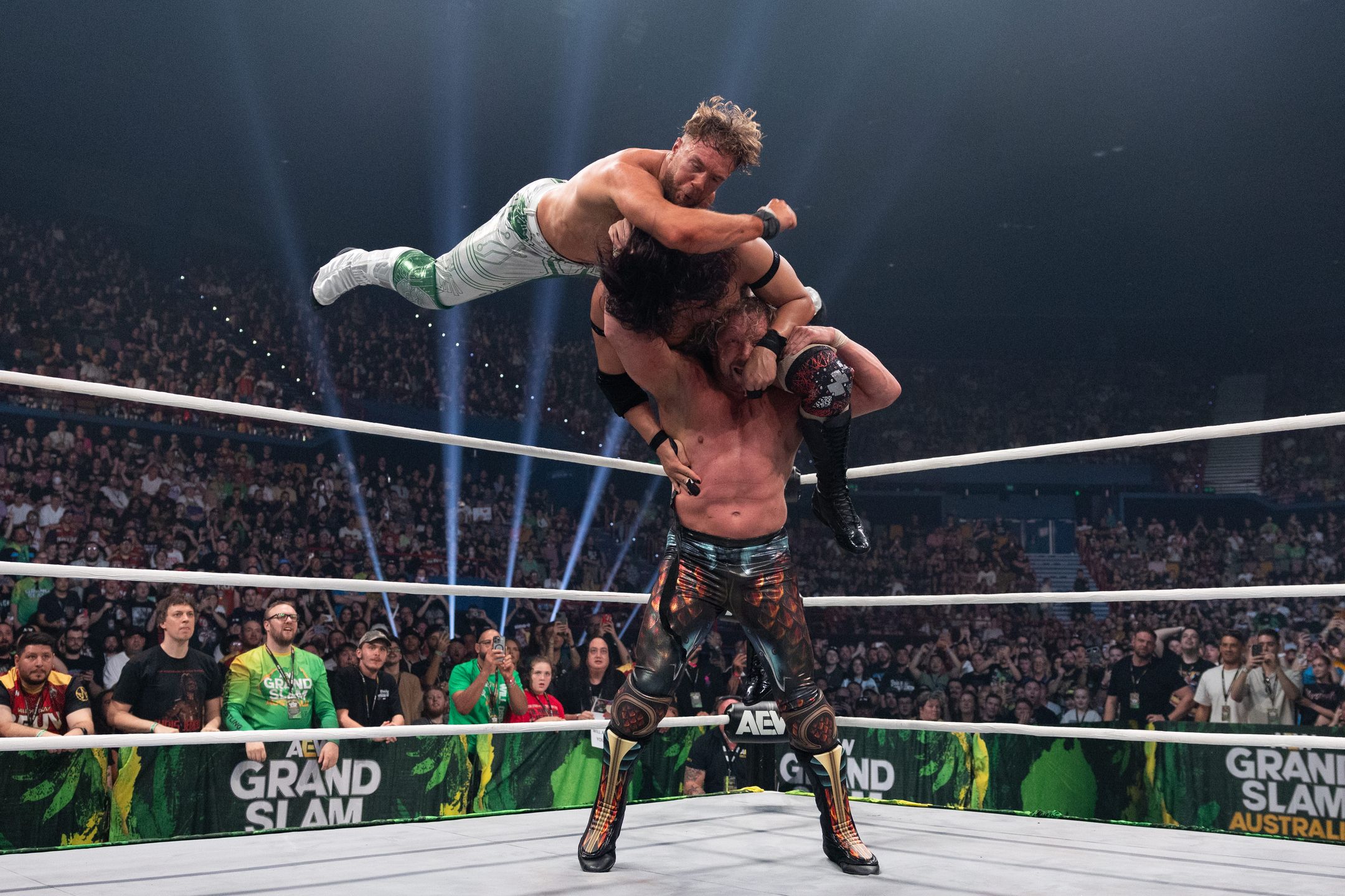 Dos nuevas luchas apuntan al cartel de AEW Revolution 2025