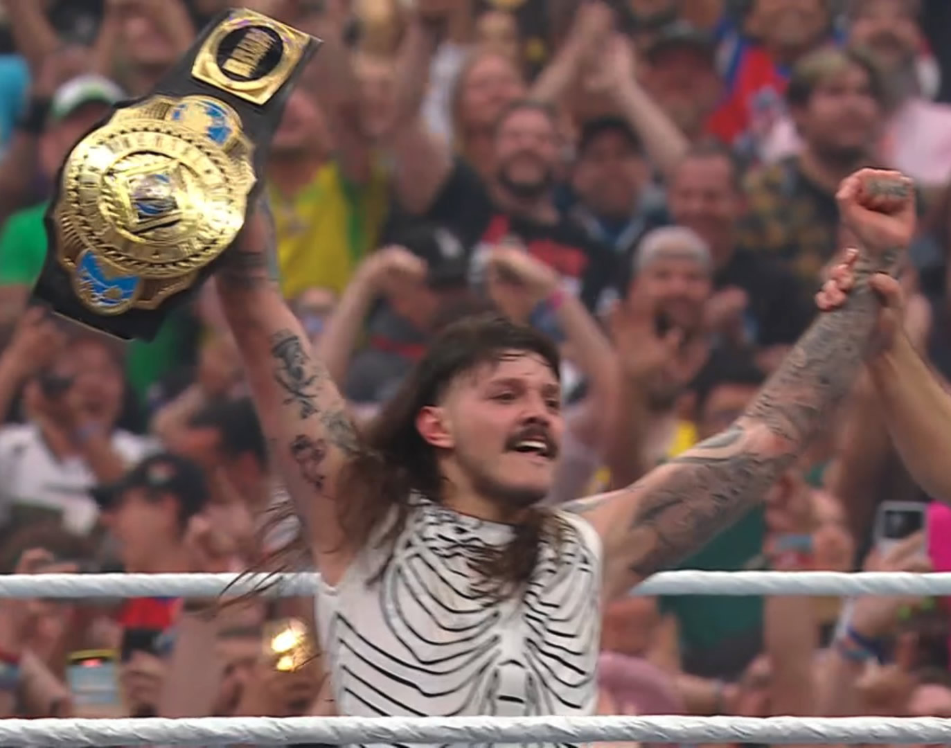 Dominik Mysterio se lleva el Campeonato Intercontinental | Superluchas