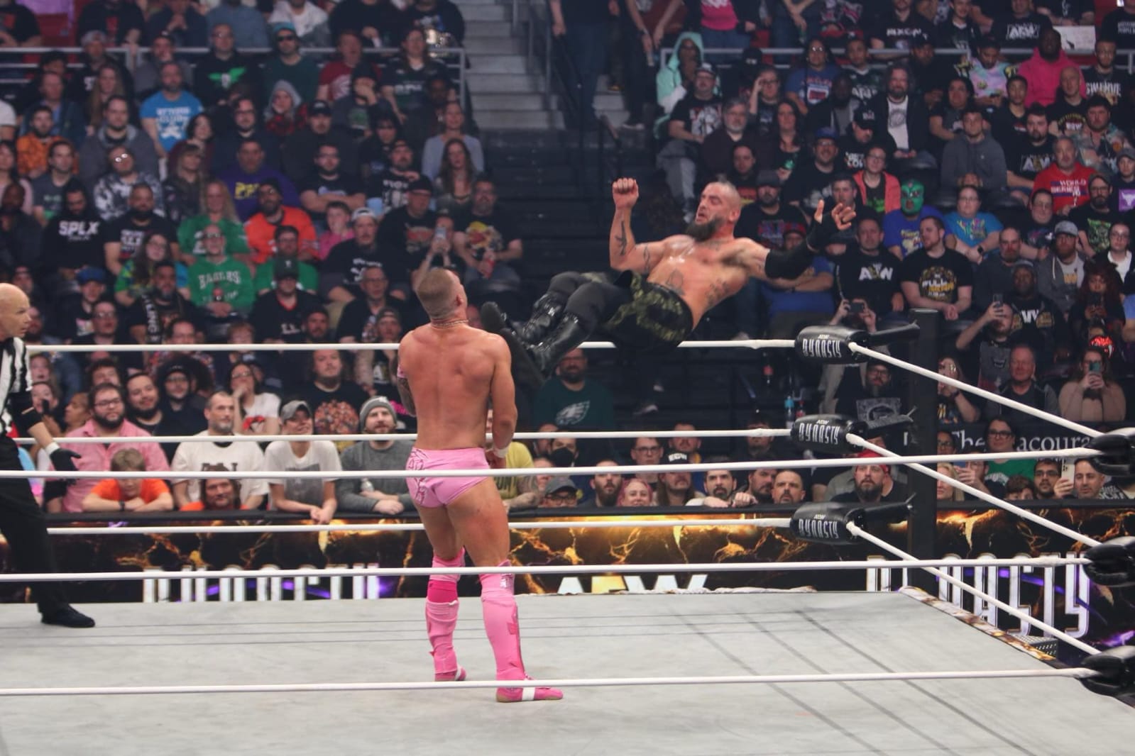 AEW Dynasty: Kyle Fletcher venció a Mark Biscoe | Superluchas
