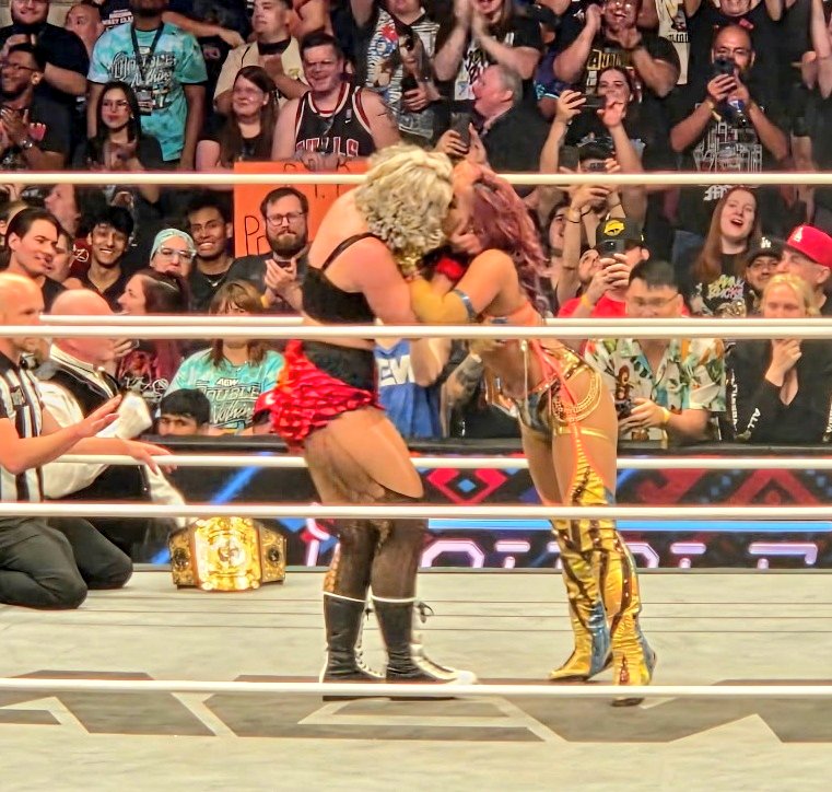 AEW: Toni Storm retuvo ante Mina Shirakawa | Superluchas