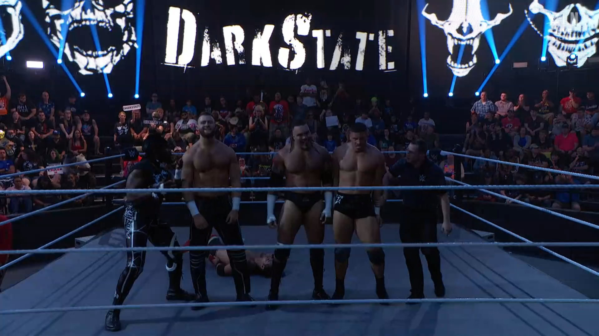 DarkState humilla a Chase U en lucha de tríos | Superluchas
