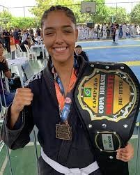 Alice Pereira se convertirá en la peleadora más joven en la historia de UFC