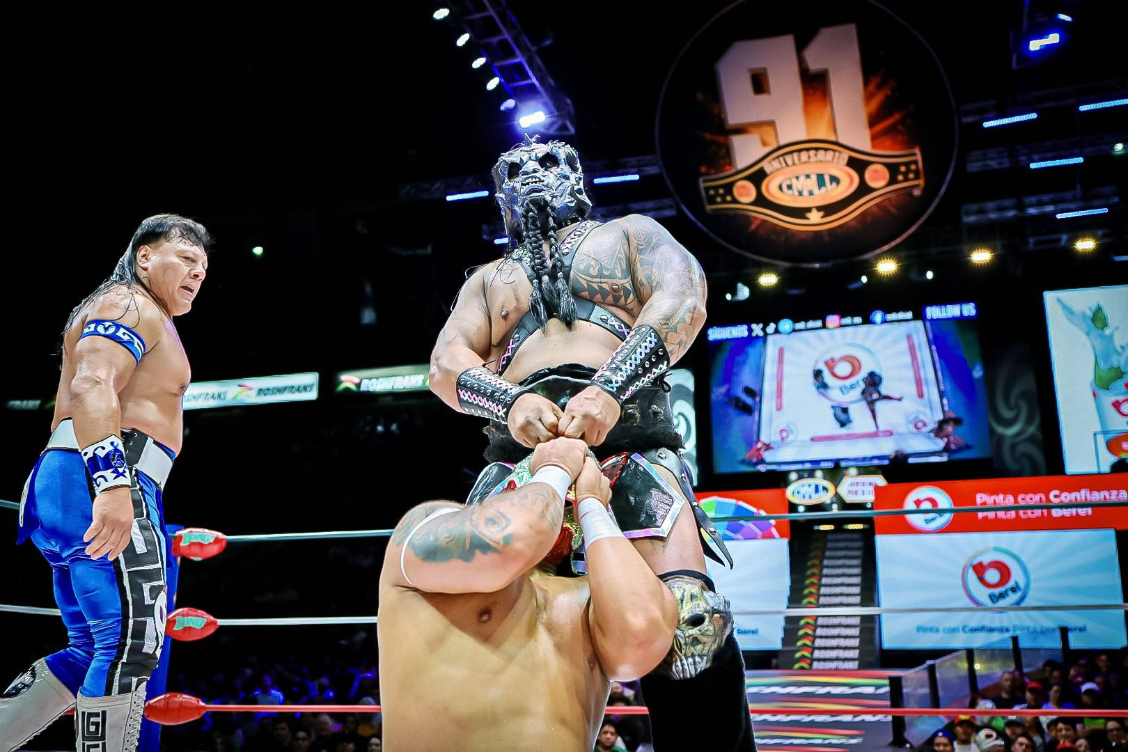 The Beast Mortos debuta en el CMLL y humilla a Esfinge | Superluchas
