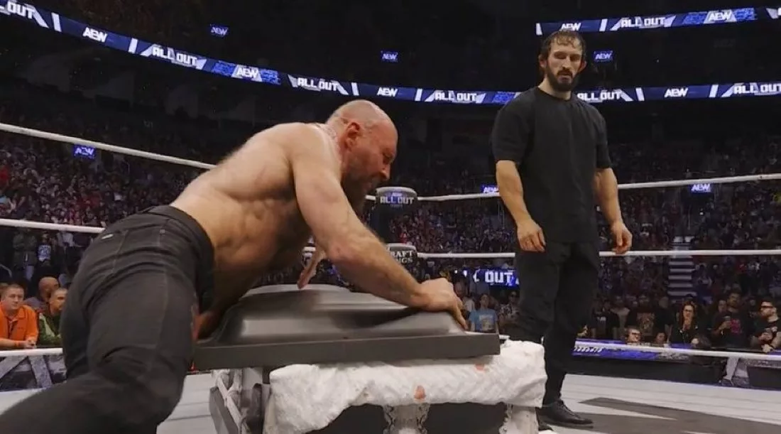 All Out: Jon Moxley derrota a Darby Allin en lucha de ataud | Superluchas