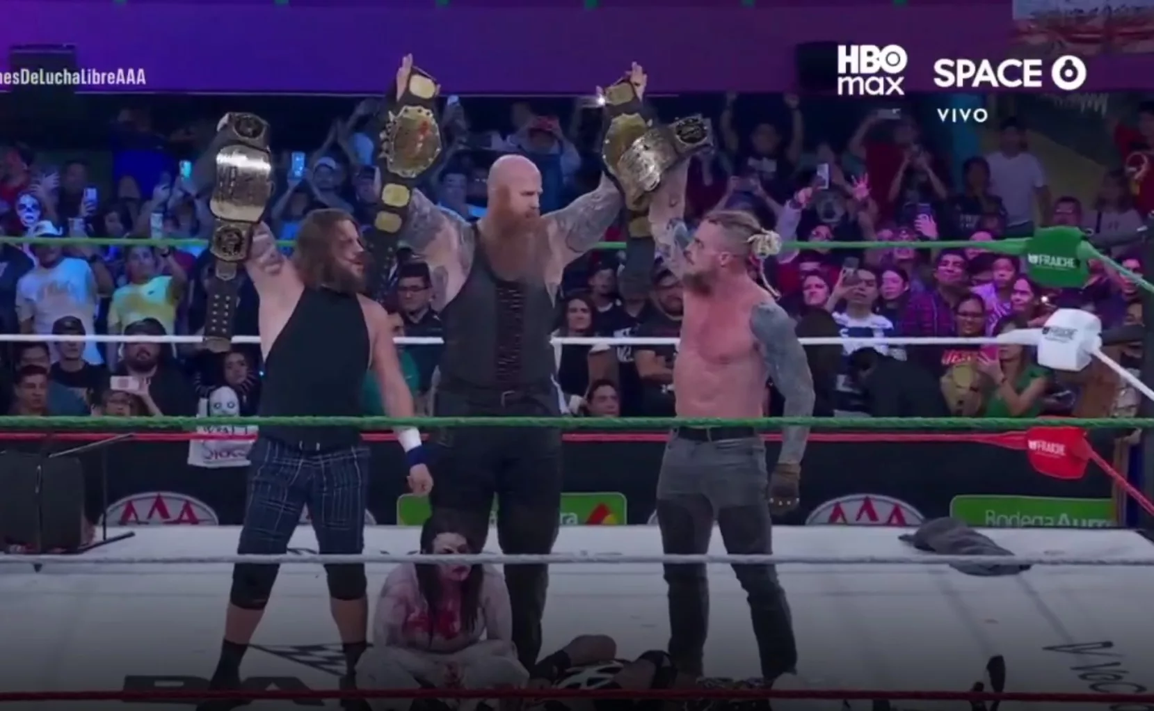 Sin Uncle Howdy, The Wyatt Sicks atacaron a Psycho Clown y Pagano, Campeones Mundiales de ...