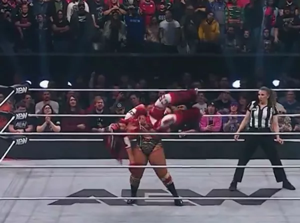 Willow Nightingale destrona a Mercedes Moné y conquista el Campeonato ...