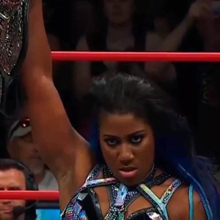 Athena destroza a Tiara James en camino a la semifinal del torneo Owen Hart