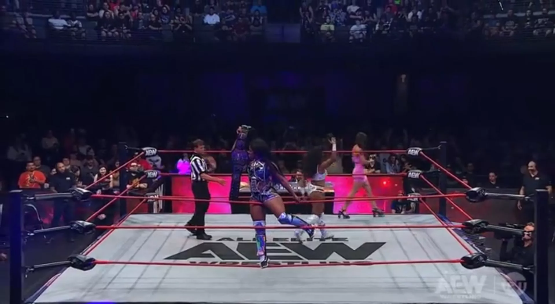 Athena destroza a Tiara James en camino a la semifinal del torneo Owen Hart