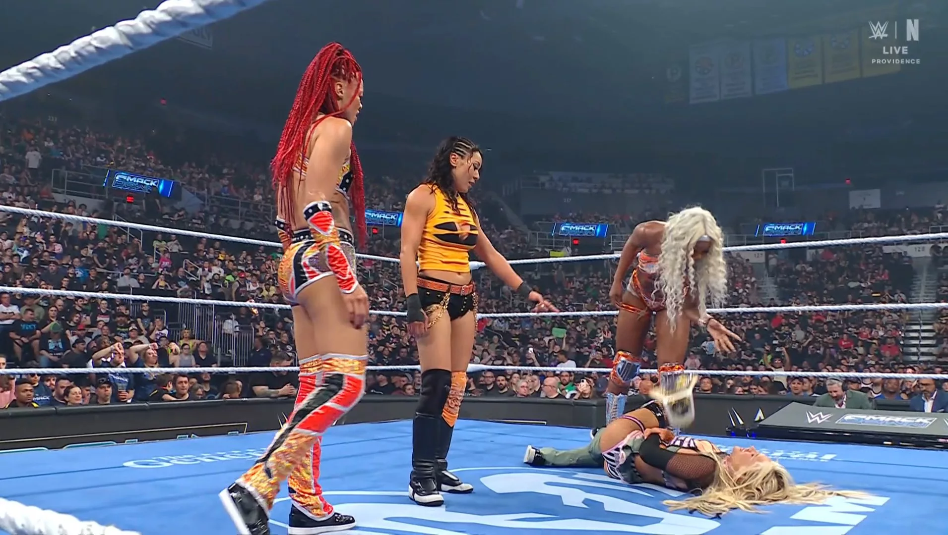 SmackDown: Tiffany Stratton y Chelsea Green cayeron ante B-FAB y Michin ...