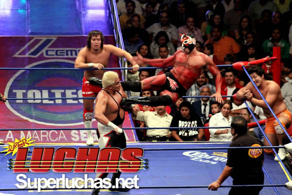 Dos Caras Jr. debutó en el roster de WWE RAW | Superluchas