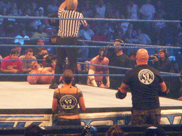 Masked Punk: Imágenes de CM Punk luchando enmascarado en Smackdown ...