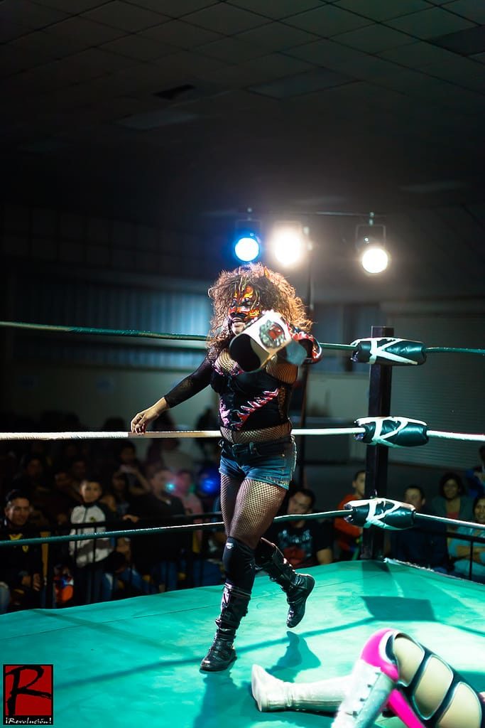 La Diabólica nueva campeona femenil PWR | Superluchas