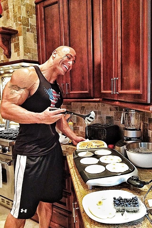 ¿Pueden oler lo que The Rock está cocinando? - #RockJamima | Superluchas