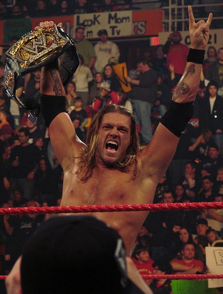 Edge explica como Vince McMahon fue fundamental para ganar su primer ...