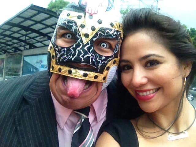 Siomara Díaz emprende campaña en pro de la mujer, rifando una lap top ...