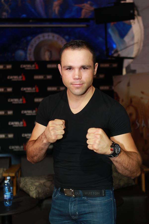 Ricardo Álvarez por el Título Interino de Peso Ligero | Superluchas